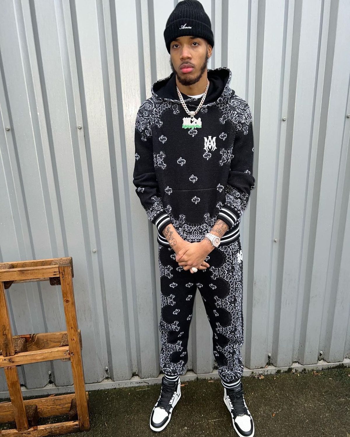 M24 Outfit from March 16, 2022 | WHAT’S ON THE STAR?