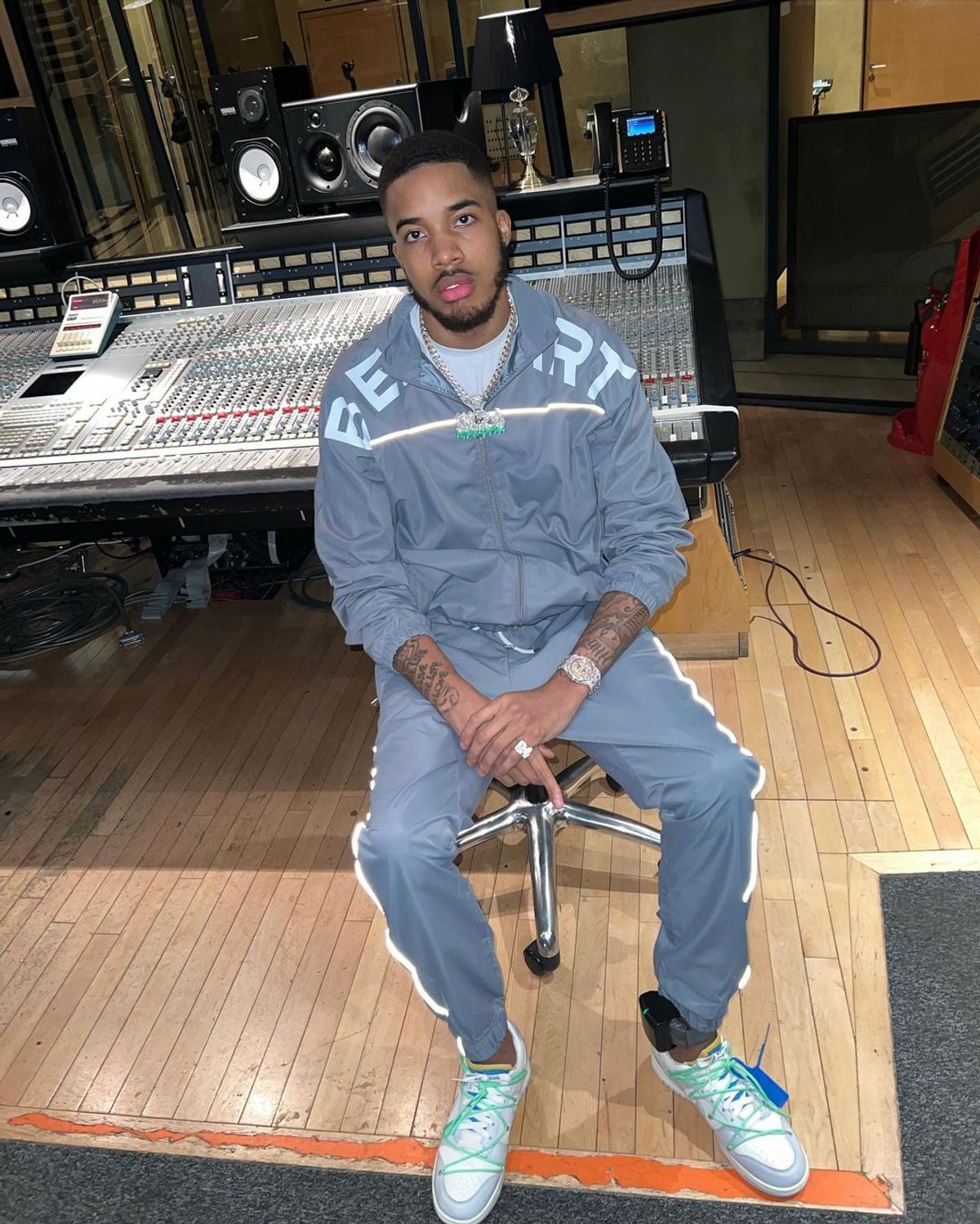 M24 Outfit from February 11, 2022 | WHAT’S ON THE STAR?