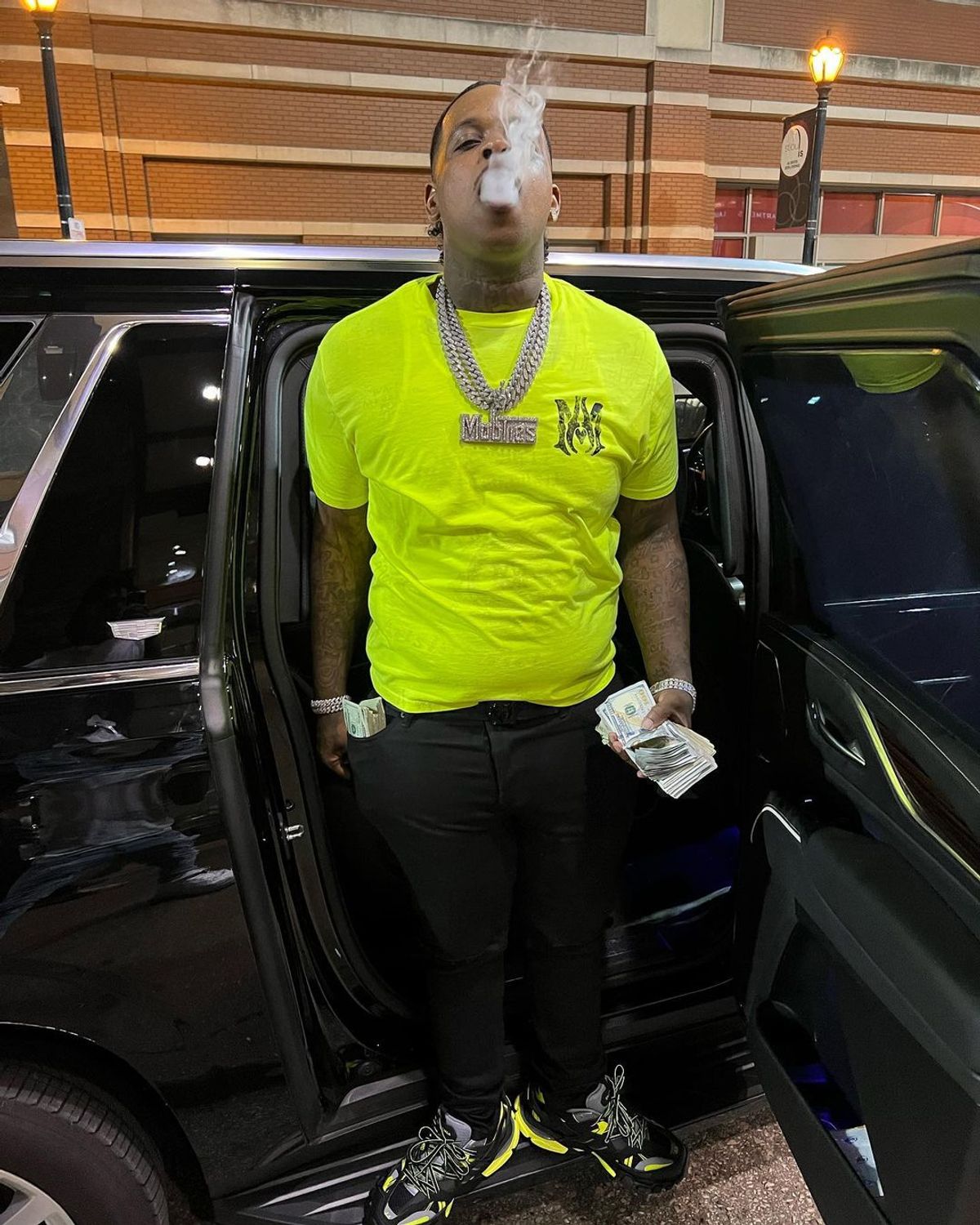 Finesse2tymes Outfit from August 1, 2022 | WHAT’S ON THE STAR?