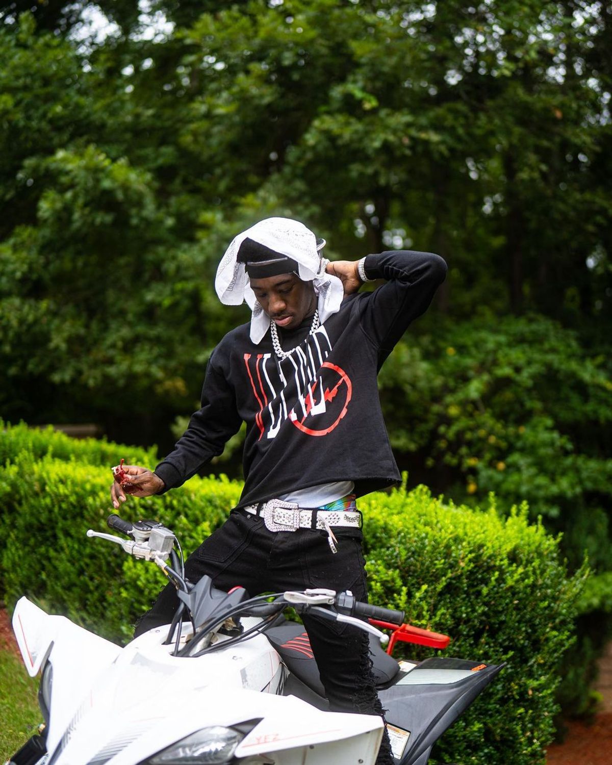 2Rare Outfit from August 2, 2022 | WHAT’S ON THE STAR?