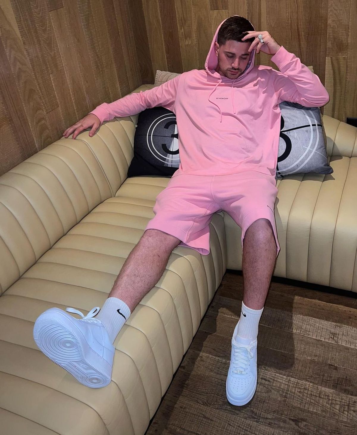 ItsWill Outfit from August 3, 2022 | WHAT’S ON THE STAR?