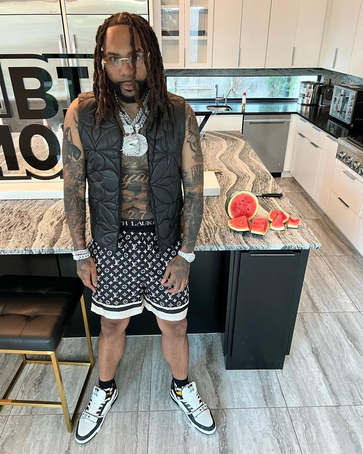 Money Man Outfit from August 8, 2022 | WHAT’S ON THE STAR?