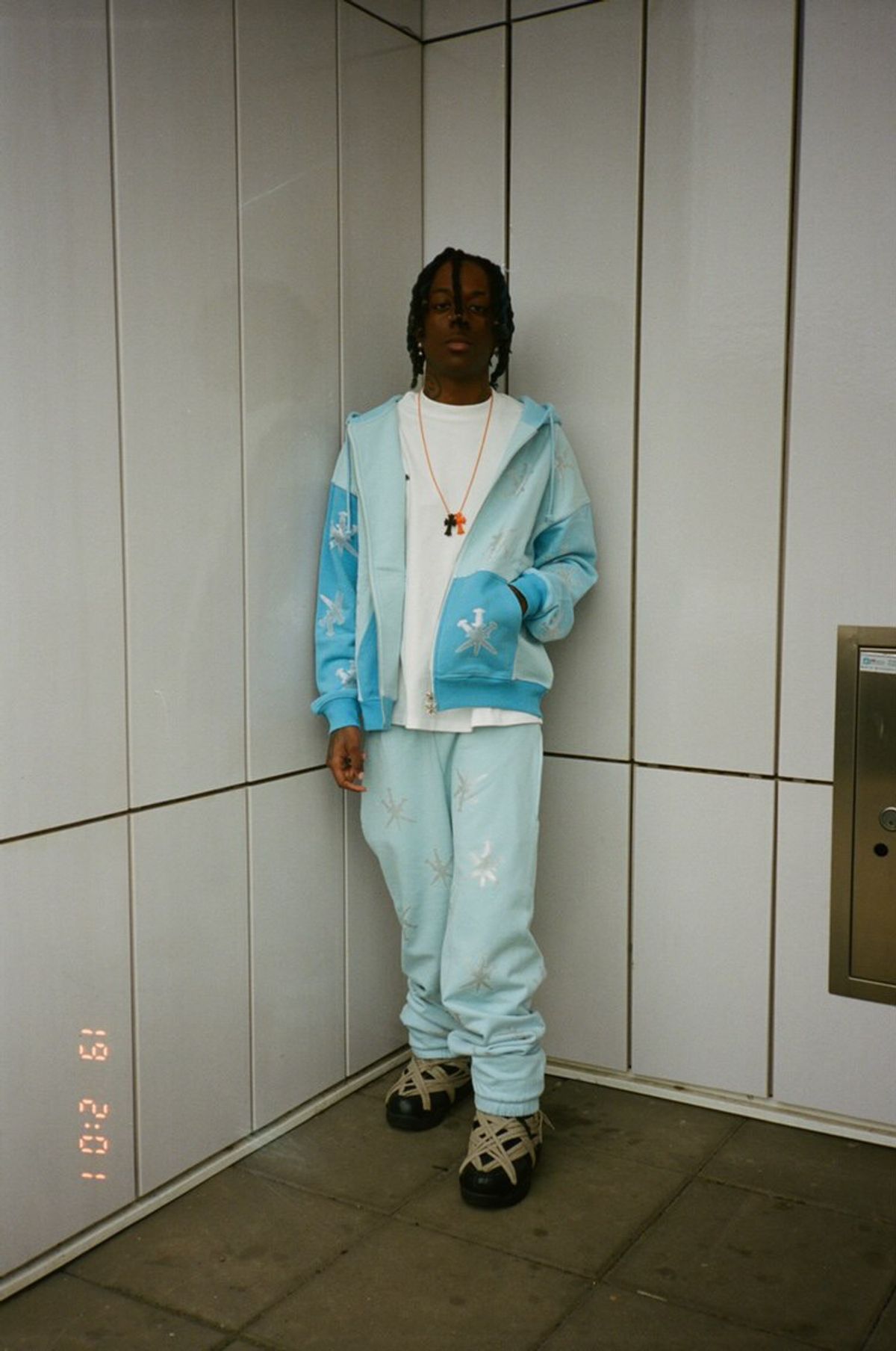 Skaiwater Outfit from January 12, 2022 | WHAT’S ON THE STAR?