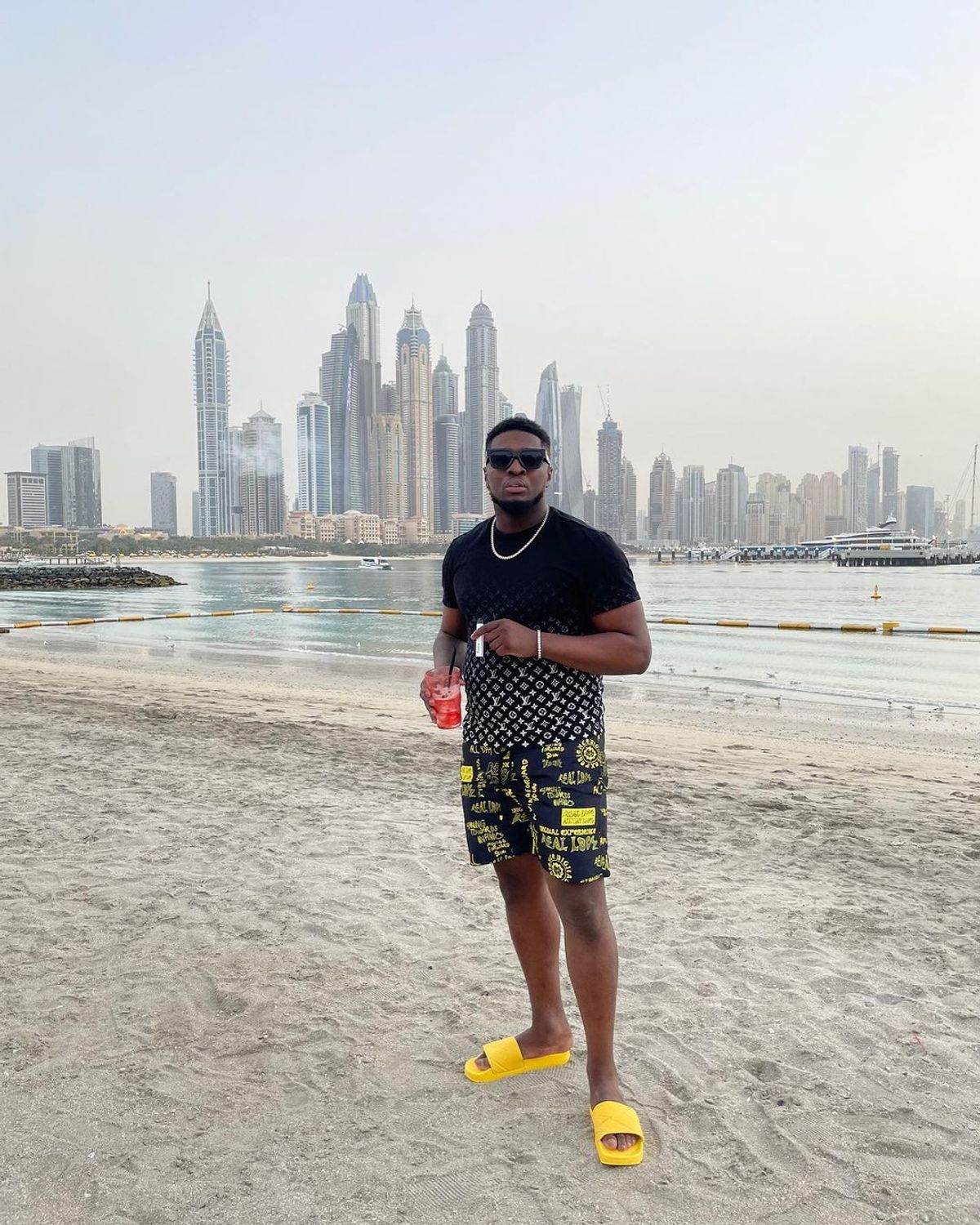 Swarmz Outfit from February 3, 2022 | WHAT’S ON THE STAR?