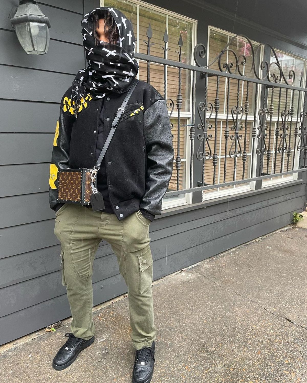 Snot Outfit from August 30, 2022 | WHAT’S ON THE STAR?