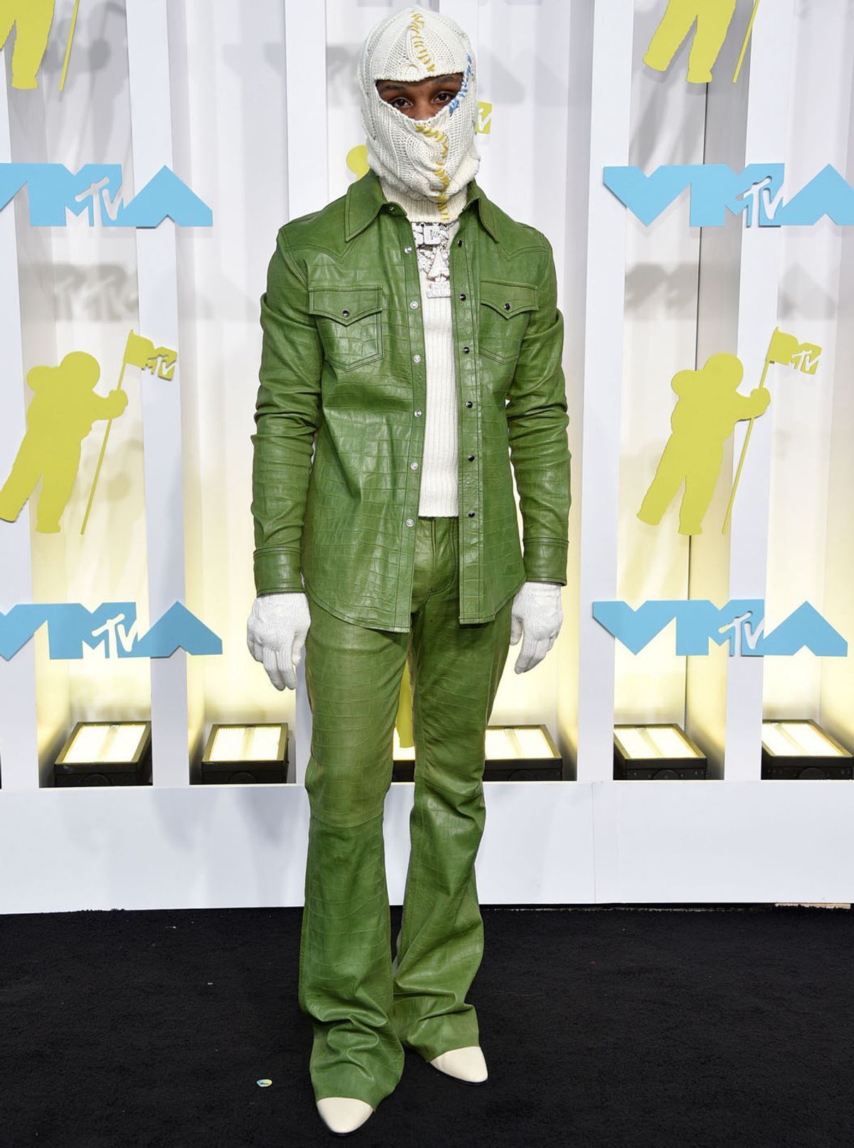 Toosii Outfit from August 30, 2022 | WHAT’S ON THE STAR?