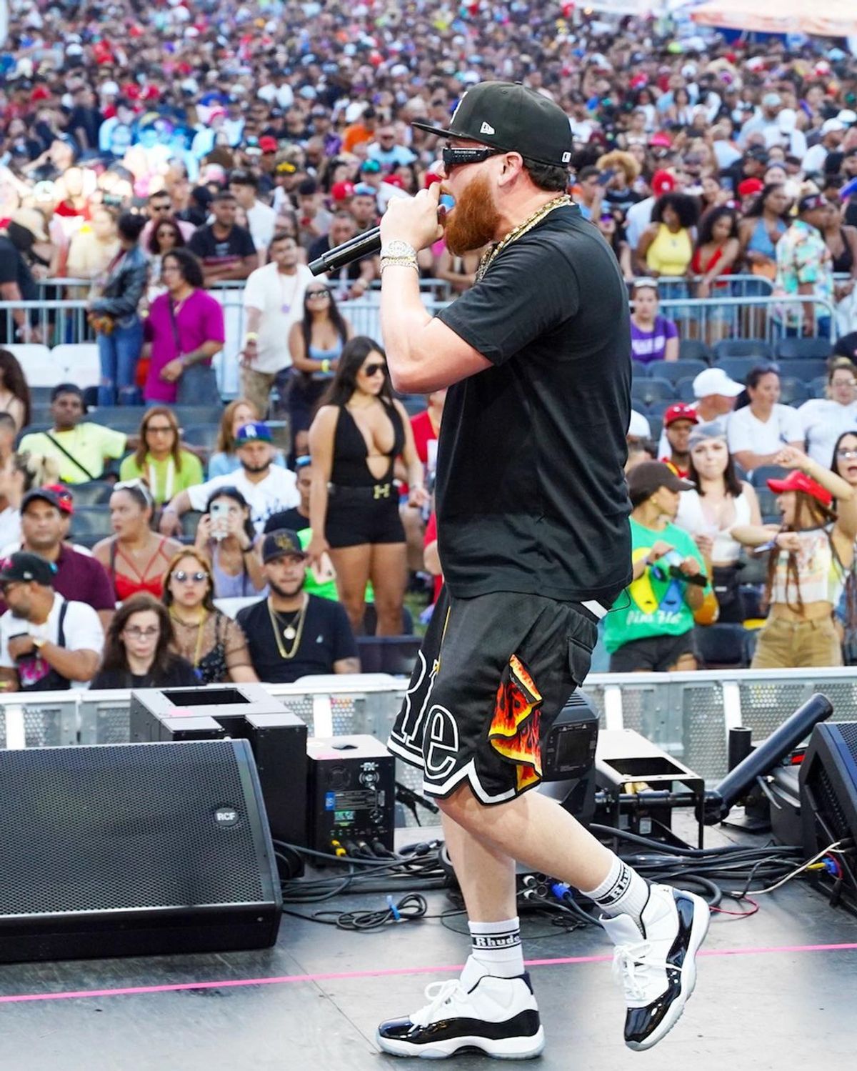 Miky Woodz Outfit from May 2, 2022 | WHAT’S ON THE STAR?