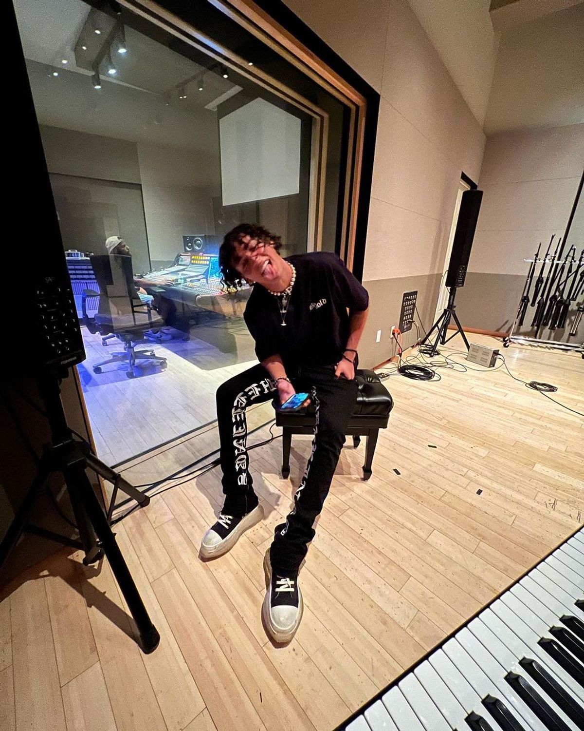 Luclover Outfit from August 10, 2022 | WHAT’S ON THE STAR?