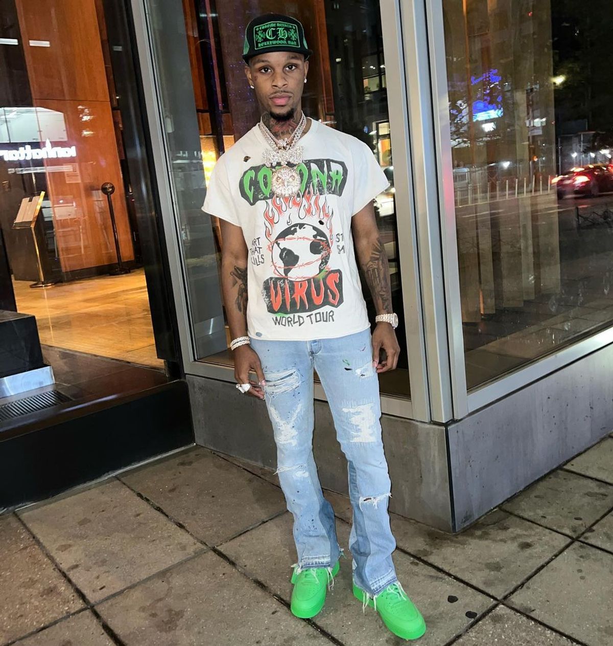 Toosii Outfit from September 11, 2022 | WHAT’S ON THE STAR?