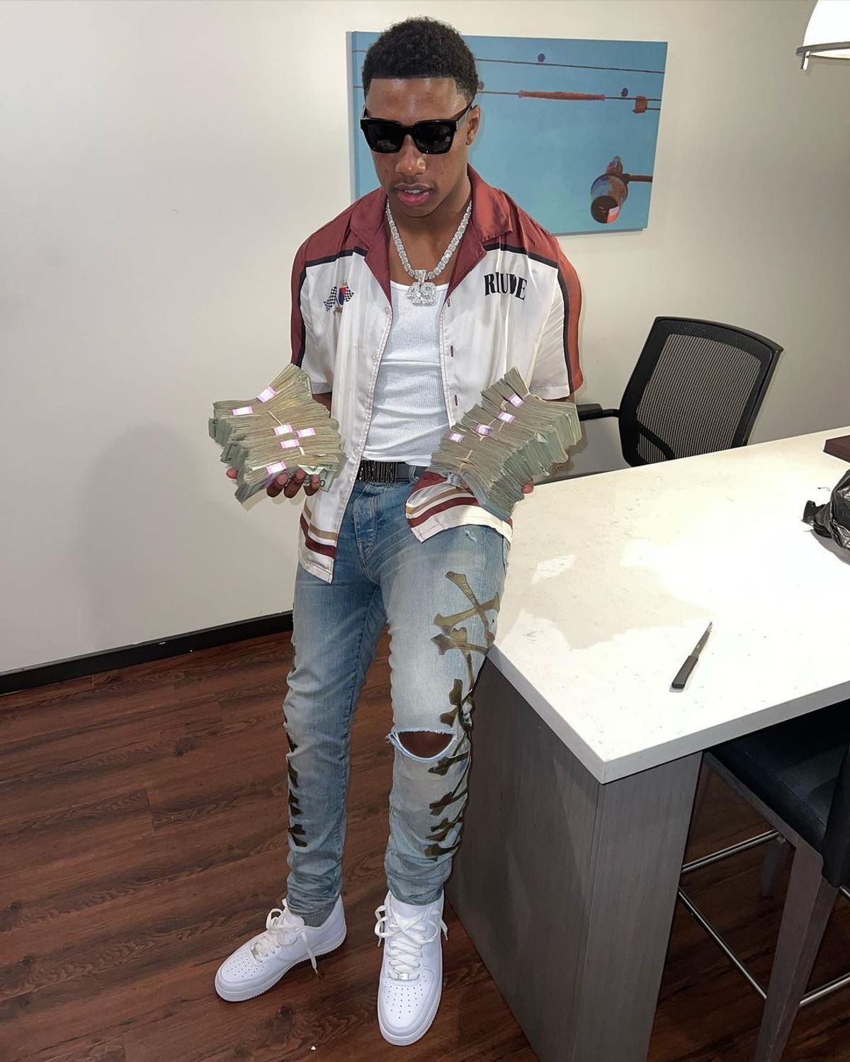 Rob49 Outfit from August 30, 2022 | WHAT’S ON THE STAR?