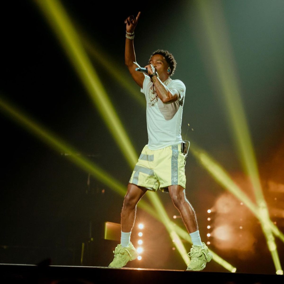 Roddy Ricch Outfit from September 19, 2022 | WHAT’S ON THE STAR?