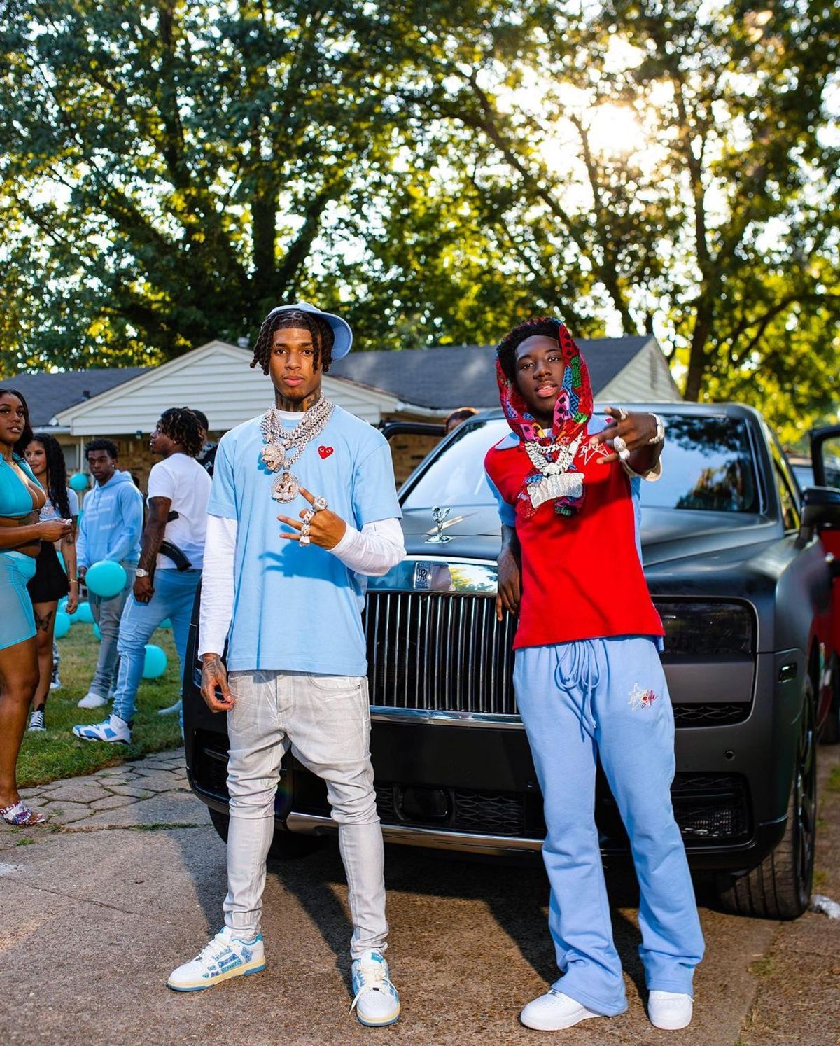 2Rare Outfit from September 19, 2022 | WHAT’S ON THE STAR?