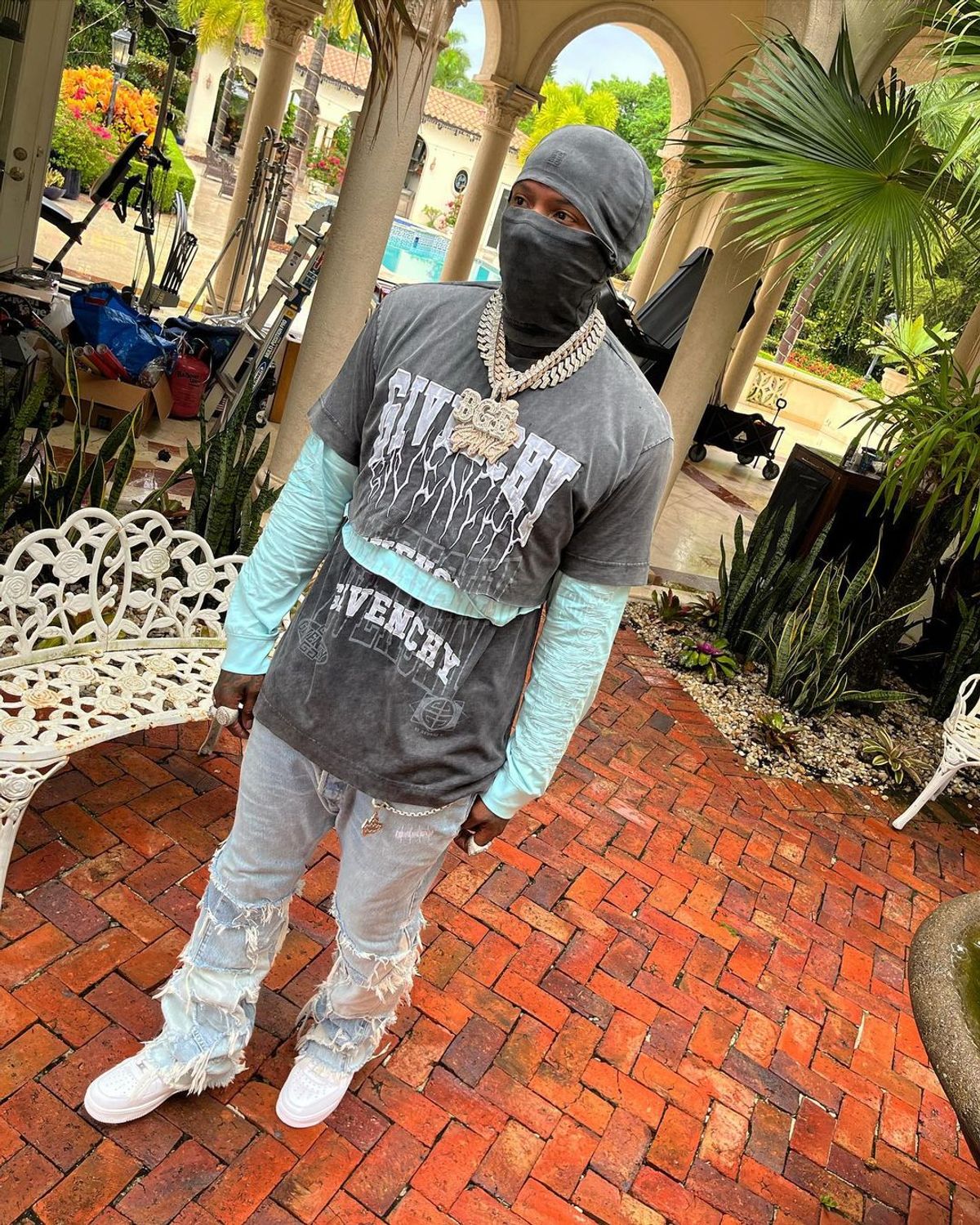 Moneybagg Yo Outfit from September 20, 2022 | WHAT’S ON THE STAR?