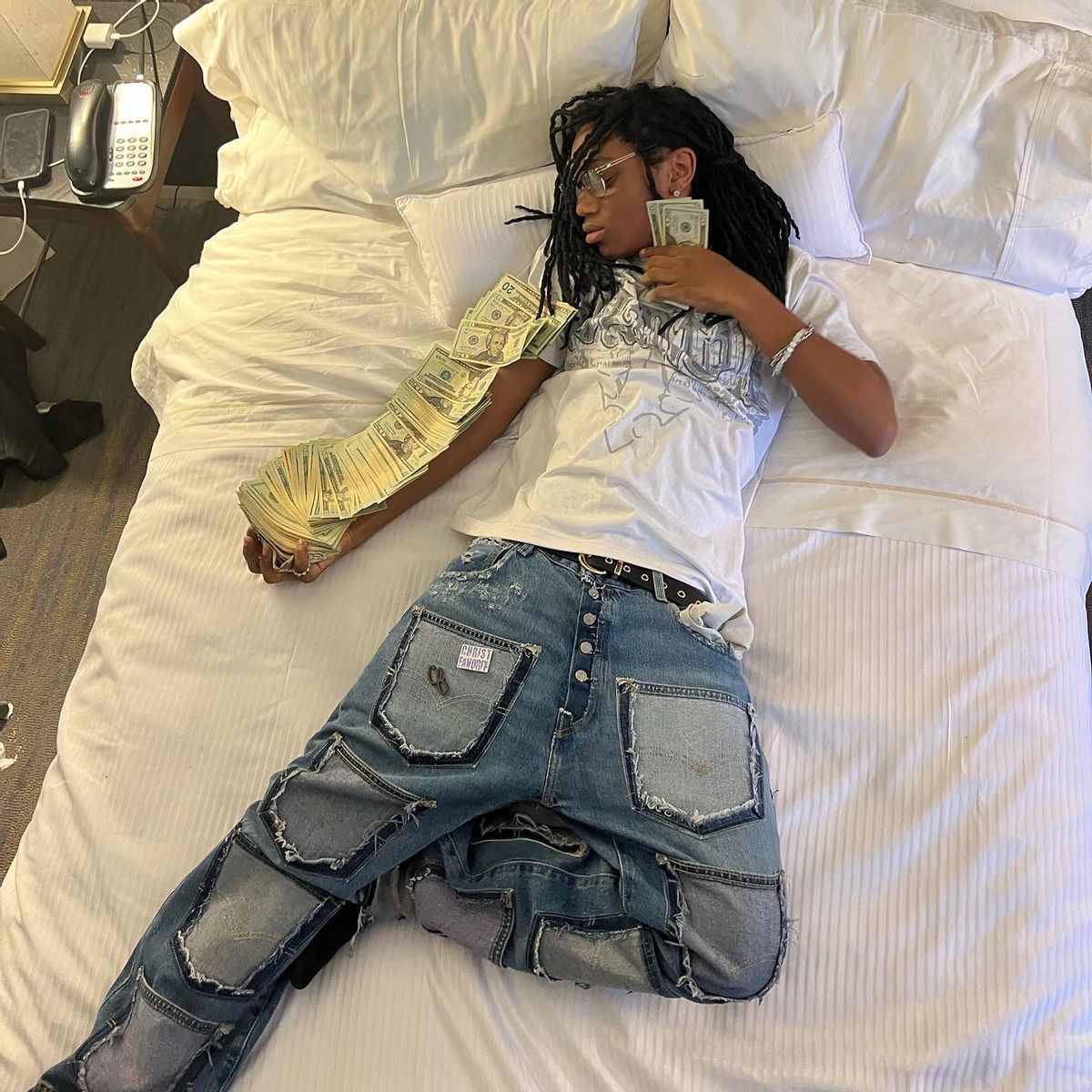 Tana Outfit from September 25, 2022 | WHAT’S ON THE STAR?