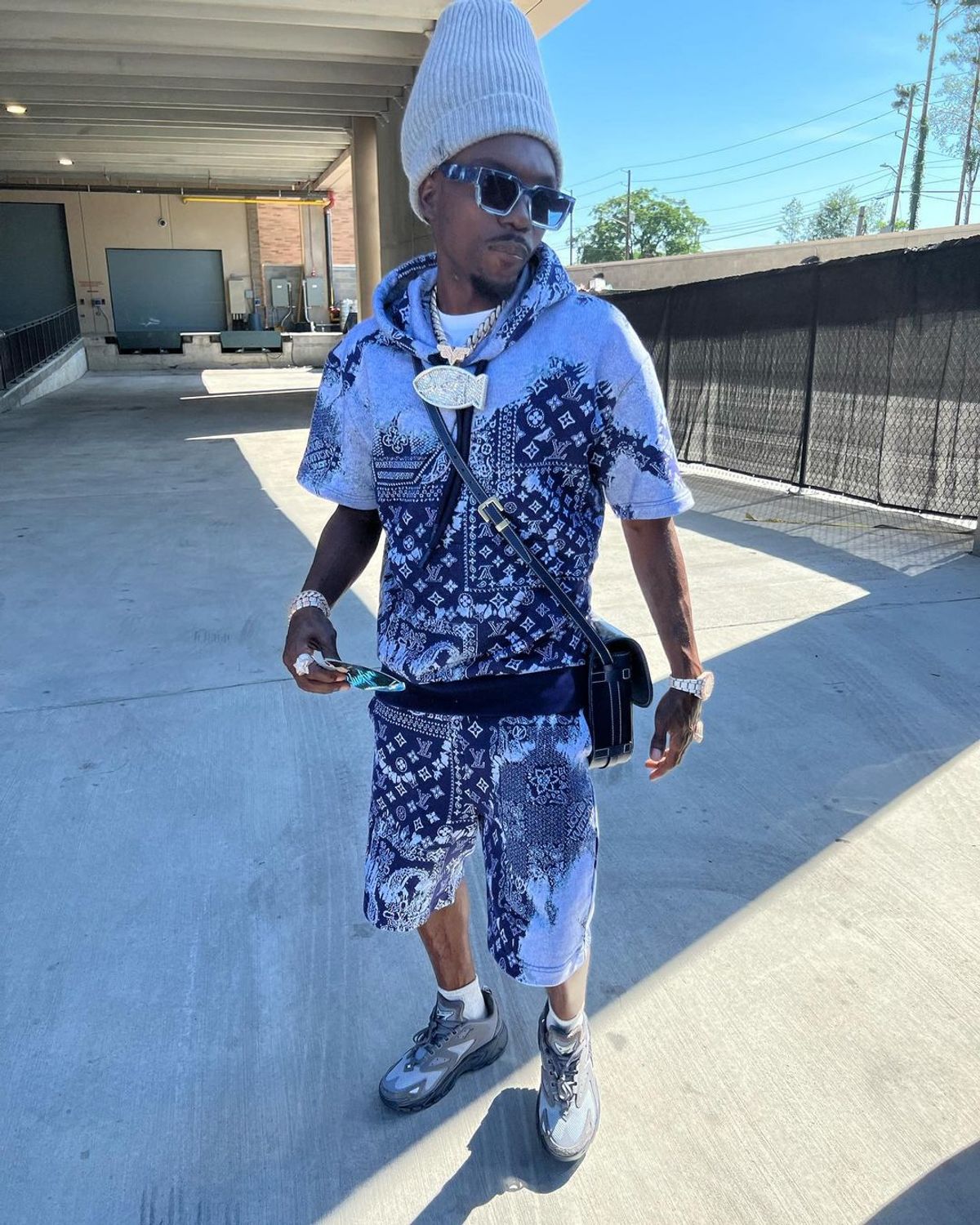 Bobby Fishscale Outfit from June 20, 2022 | WHAT’S ON THE STAR?