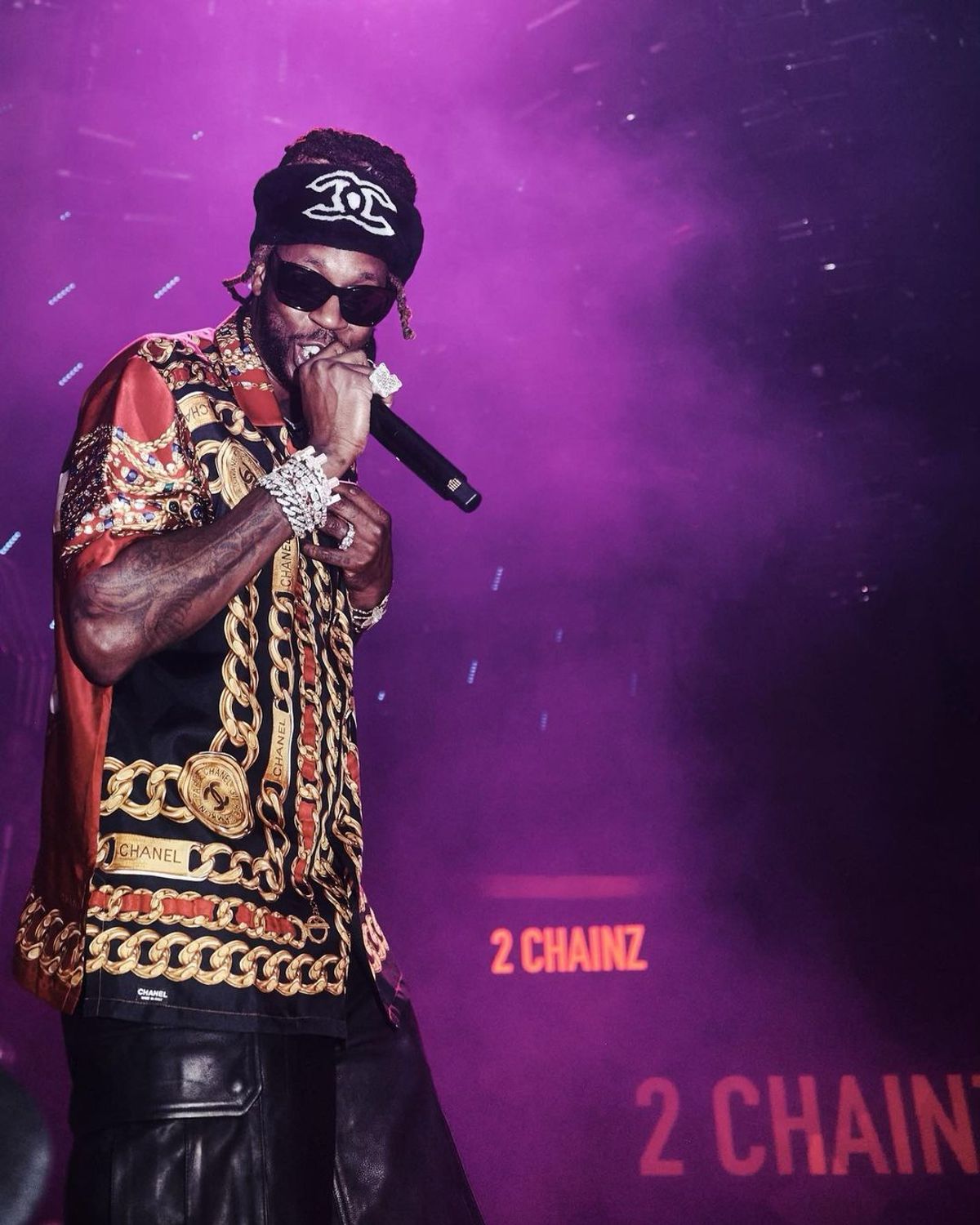 2 Chainz Outfit from September 25, 2022 | WHAT’S ON THE STAR?