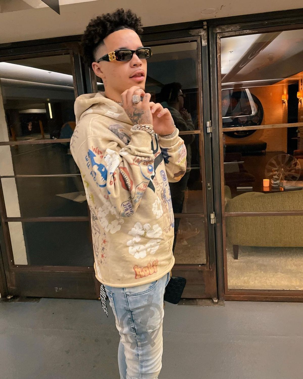 Lil Mosey Outfit from September 24, 2022 | WHAT’S ON THE STAR?