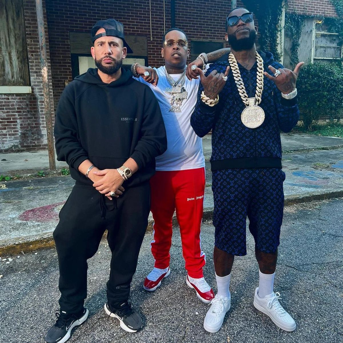 DJ Drama Outfit from October 3, 2022 | WHAT’S ON THE STAR?