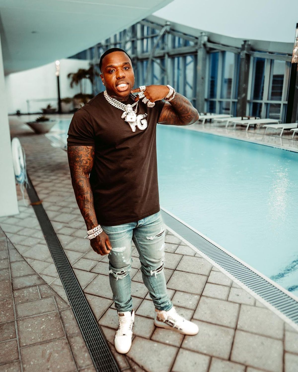 BandMan Kevo Outfit from October 1, 2022 | WHAT’S ON THE STAR?