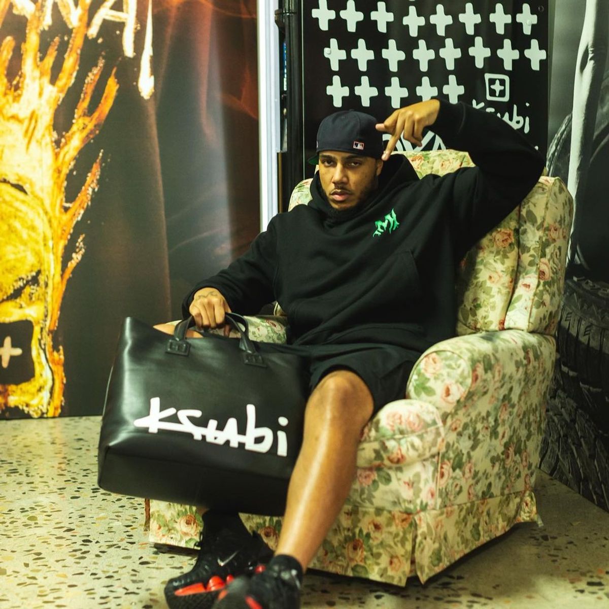 AJ Tracey Outfit from September 21, 2022 | WHAT’S ON THE STAR?