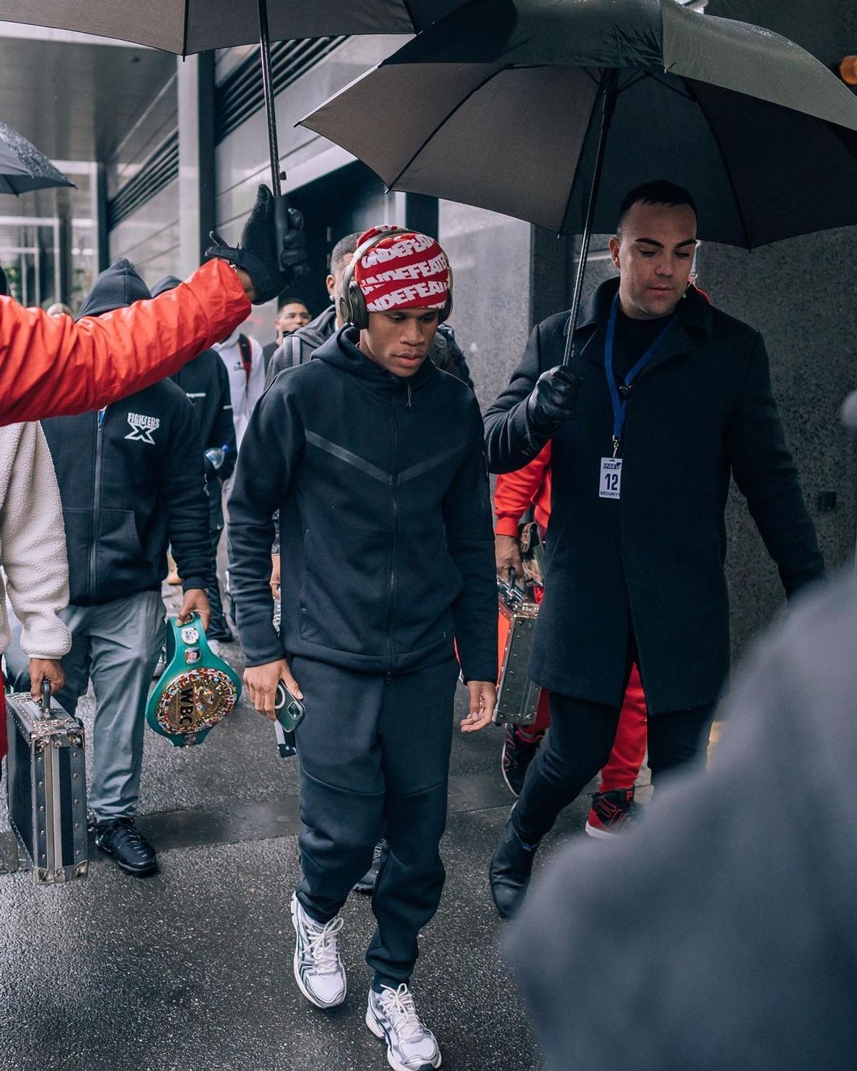 Devin Haney Outfit from October 13, 2022 | WHAT’S ON THE STAR?