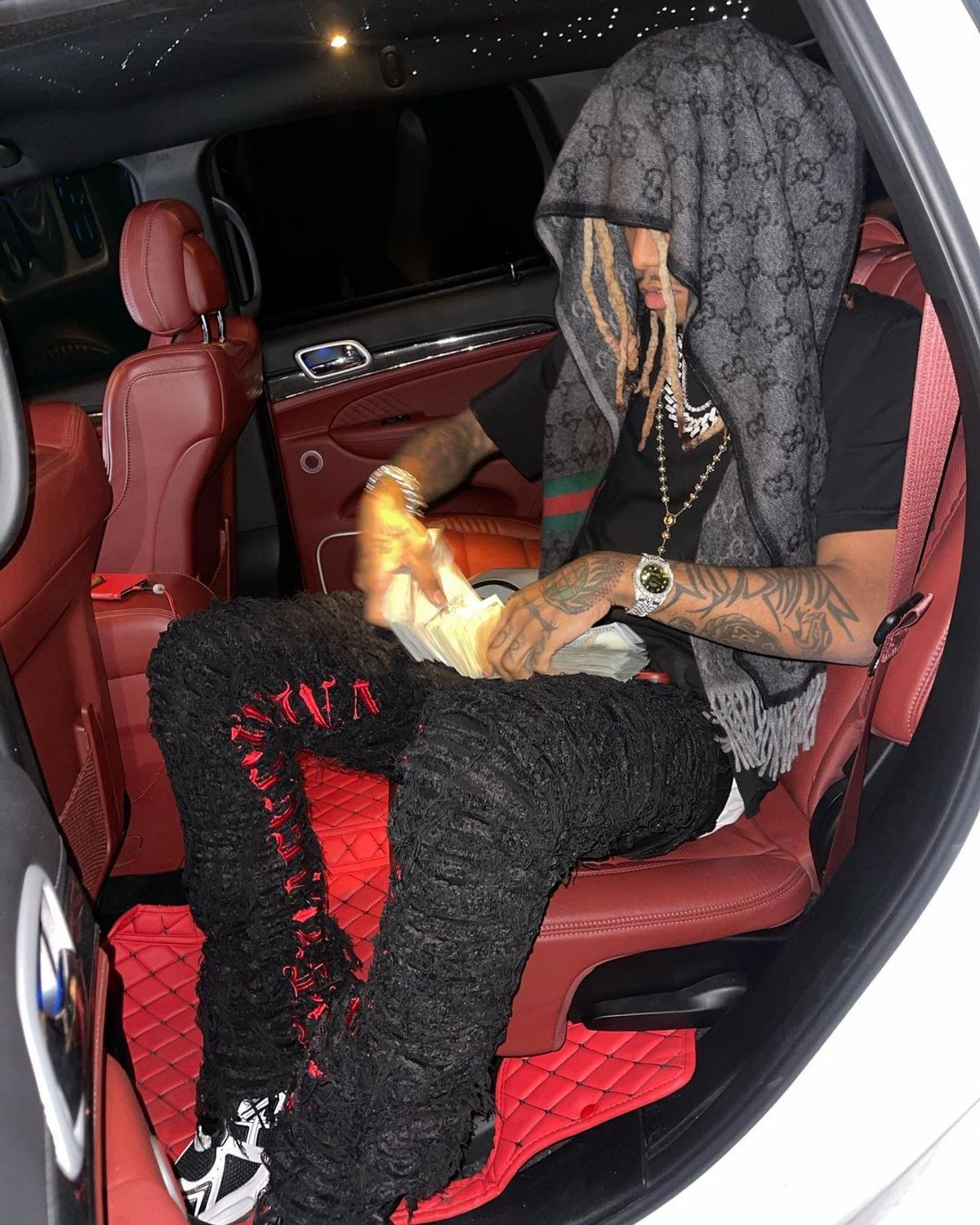 Lil Gnar Outfit from October 19, 2022 | WHAT’S ON THE STAR?