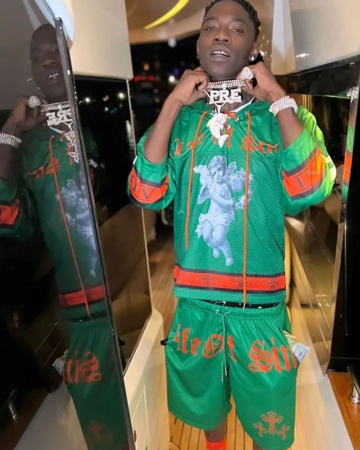 Jay Fizzle Outfit from July 28, 2022 | WHAT’S ON THE STAR?