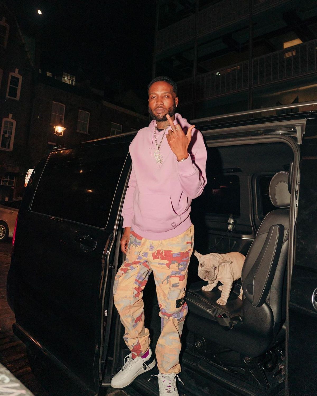 Shy Glizzy Outfit from October 24, 2022 | WHAT’S ON THE STAR?