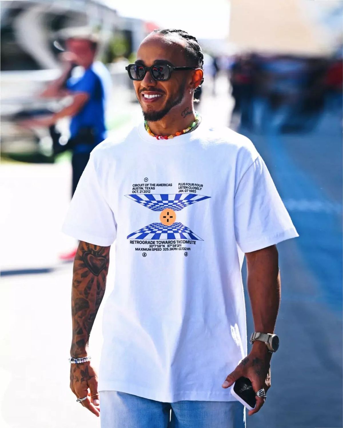 Lewis Hamilton Outfit from October 20, 2022 | WHAT’S ON THE STAR?