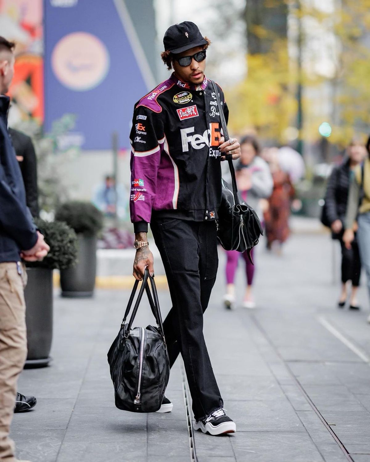 Kelly Oubre Jr Outfit from October 27, 2022 | WHAT’S ON THE STAR?