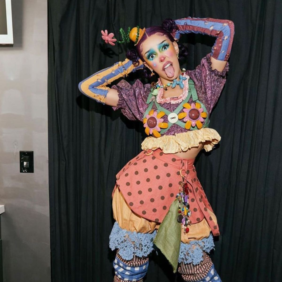 Doja Cat Outfit from March 8, 2022 | WHAT’S ON THE STAR?