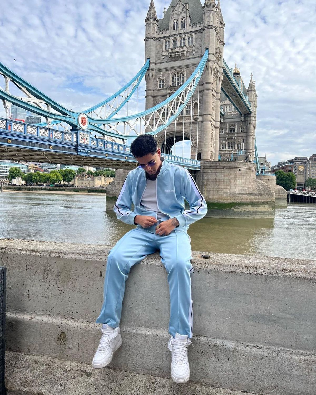 Veigh Outfit from July 29, 2022 | WHAT’S ON THE STAR?