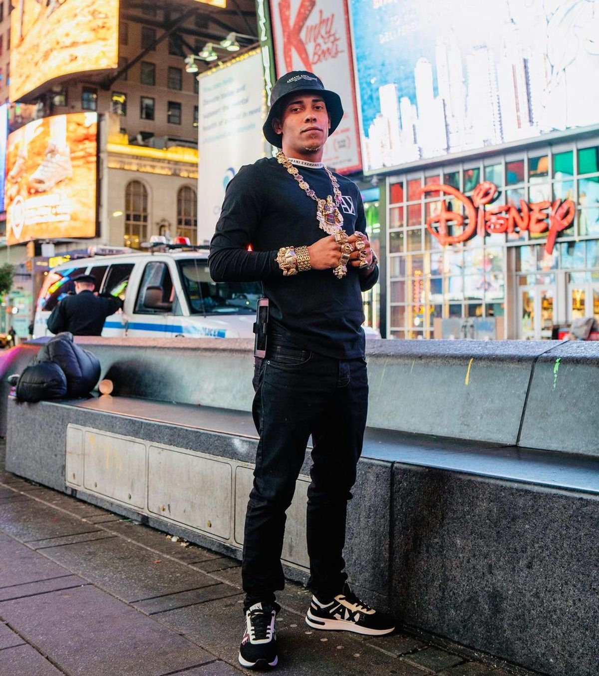 Poze Do Rondo Outfit from October 6, 2022 | WHAT’S ON THE STAR?