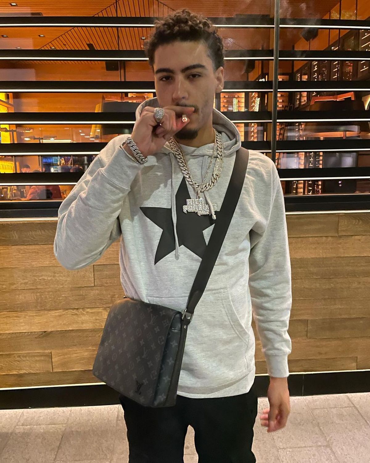 Jay Critch Outfit from October 29, 2022 | WHAT’S ON THE STAR?