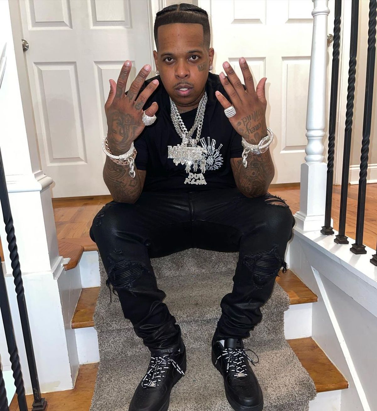 Finesse2tymes Outfit from October 30, 2022 | WHAT’S ON THE STAR?