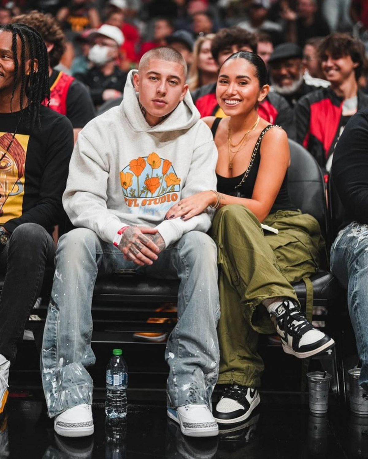 VicBlends Outfit from October 26, 2022 | WHAT’S ON THE STAR?