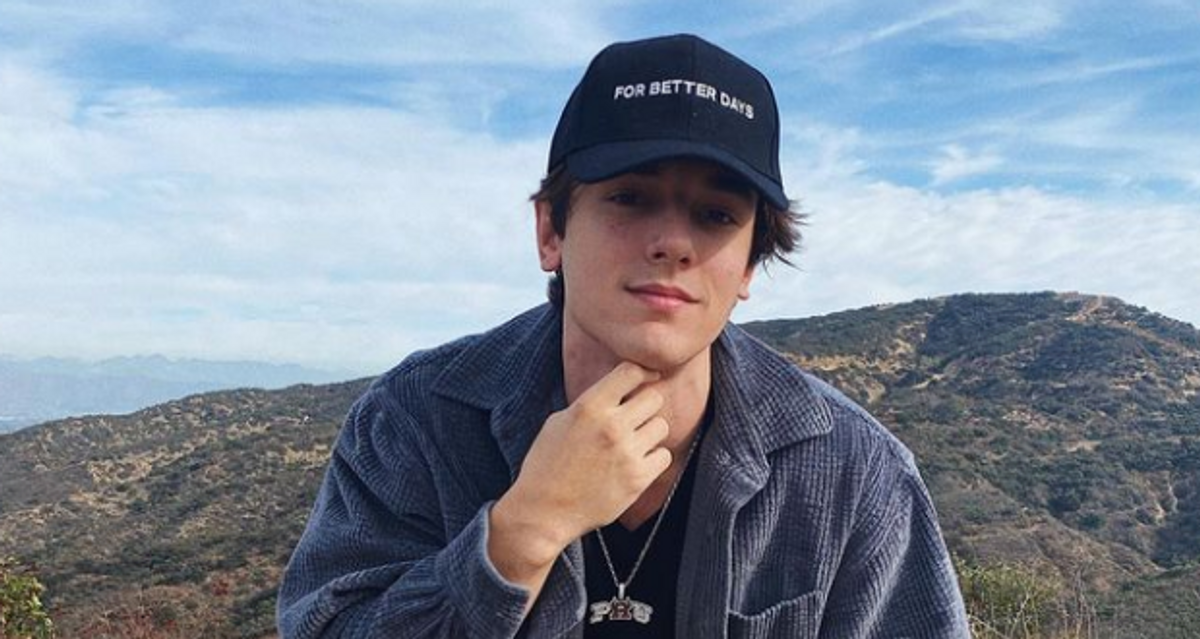 Bryce Hall: Outfits, Clothes, Style and Fashion | WHAT’S ON THE STAR?