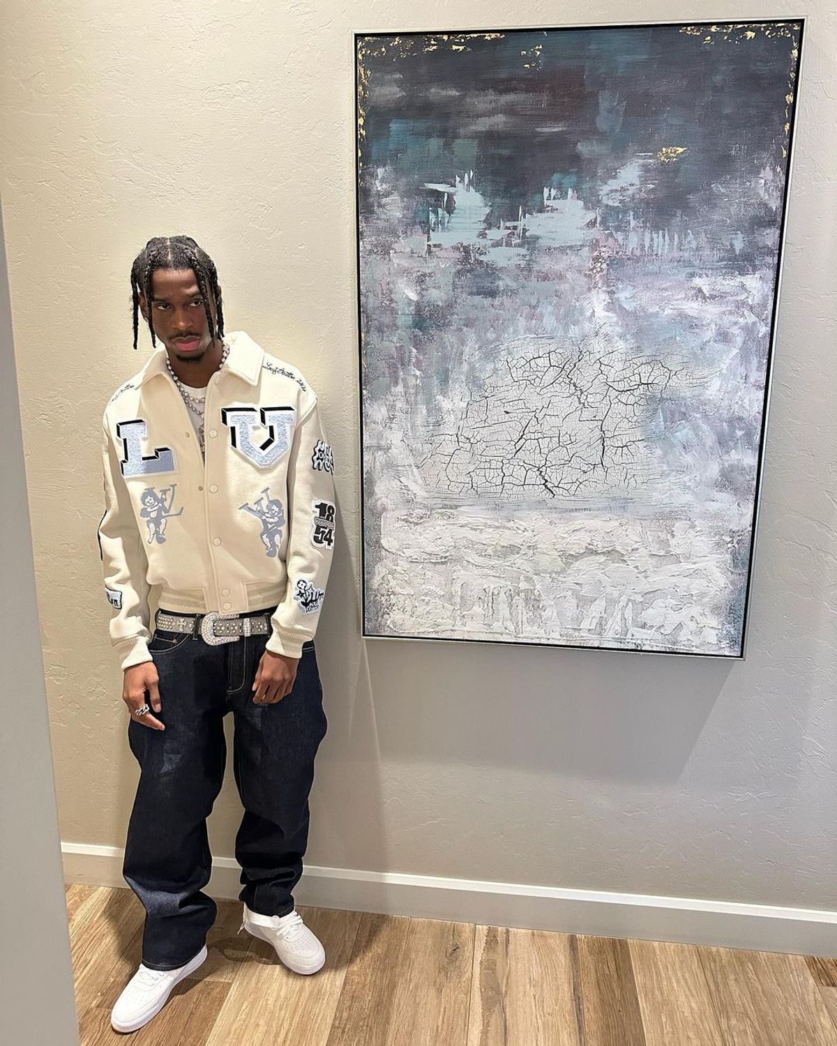 Shai Outfit from October 31, 2022 | WHAT’S ON THE STAR?