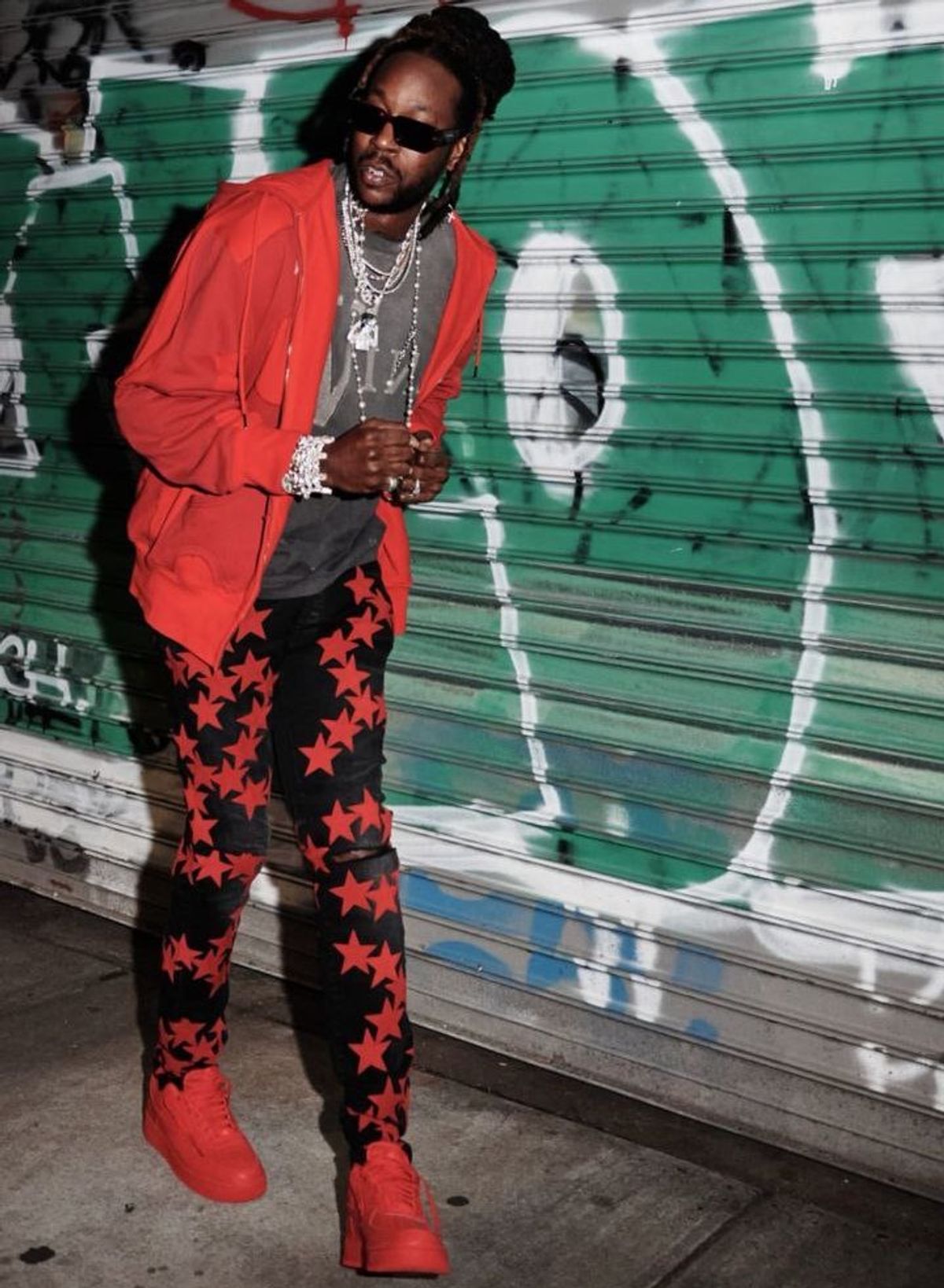 2 Chainz Outfit from November 1, 2022 | WHAT’S ON THE STAR?