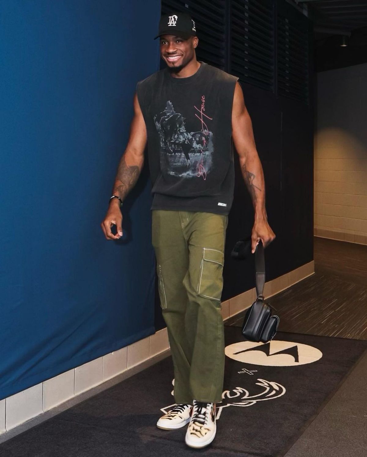 Thanasis Antetokounmpo Outfit from November 3, 2022 | WHAT’S ON THE STAR?