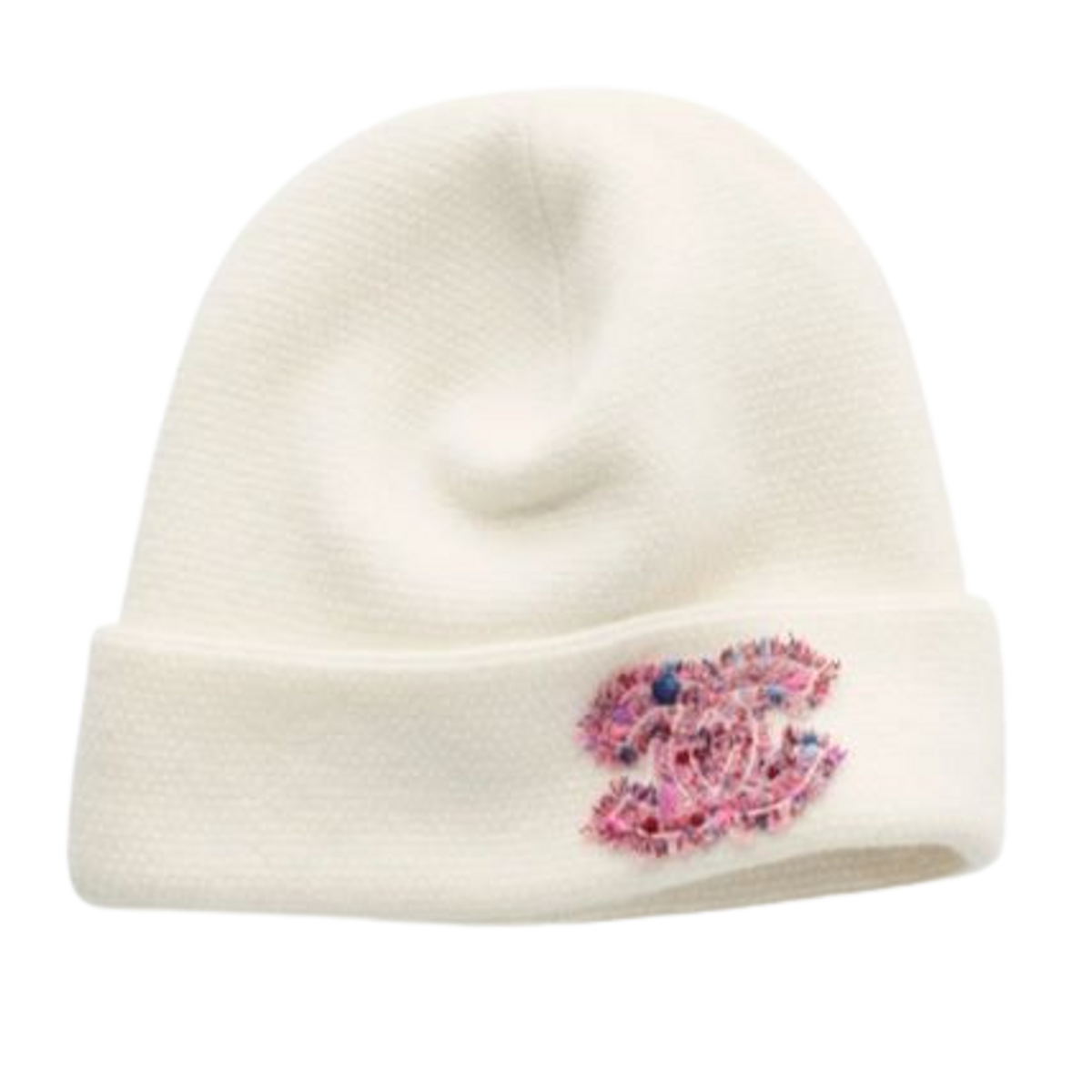 Chanel White Knit Beanie | WHAT’S ON THE STAR?
