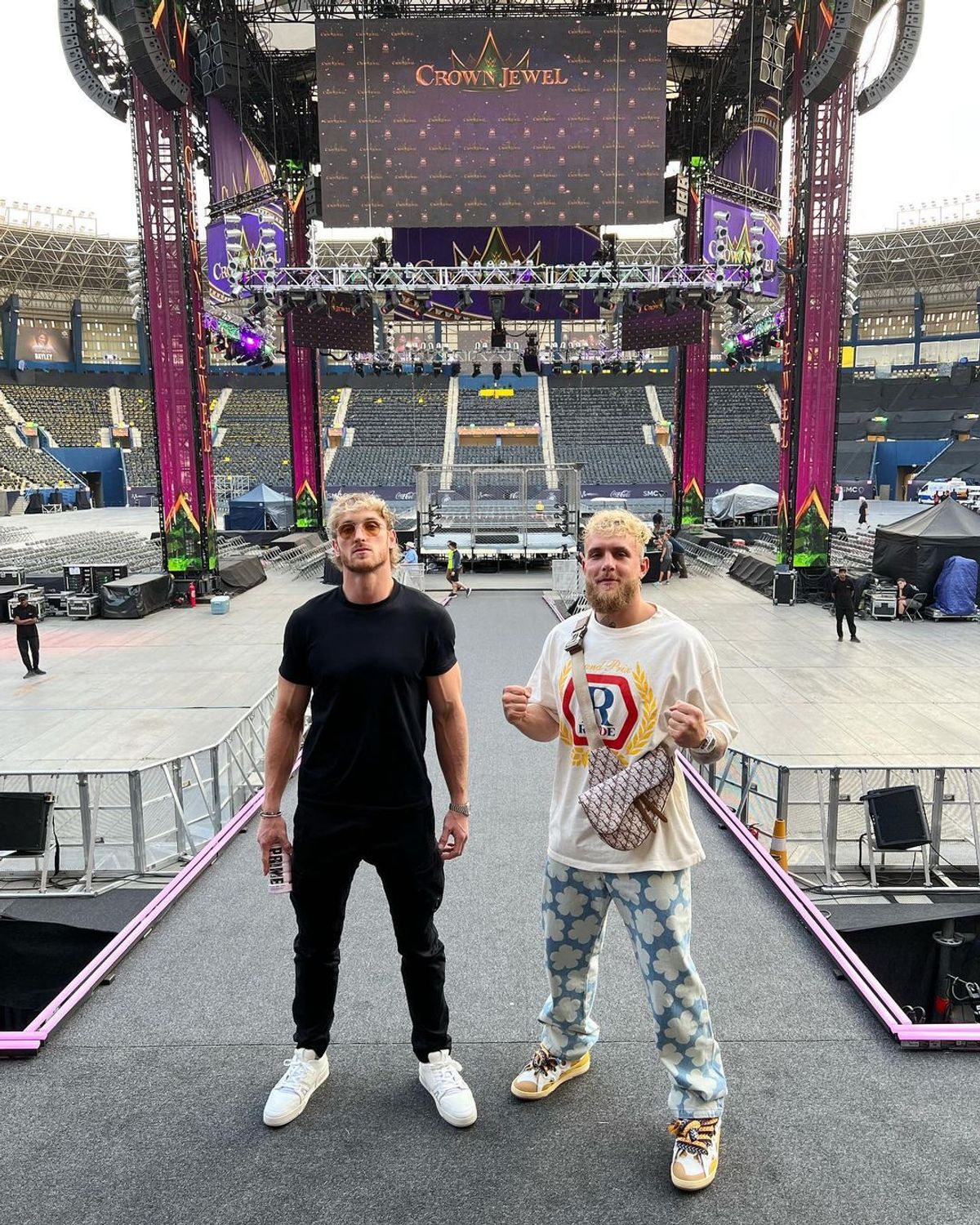 Jake Paul Outfit from November 4, 2022 | WHAT’S ON THE STAR?