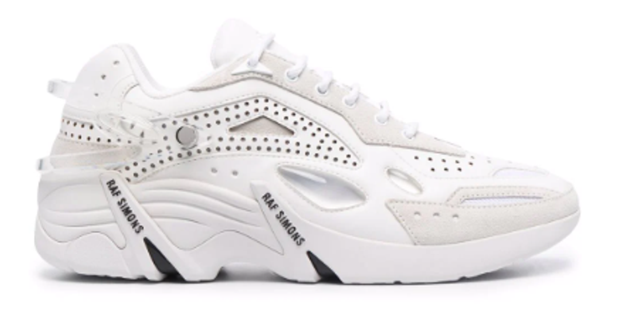 Raf Simons White Cyclon-21 Low-Top Sneakers | WHAT’S ON THE STAR?
