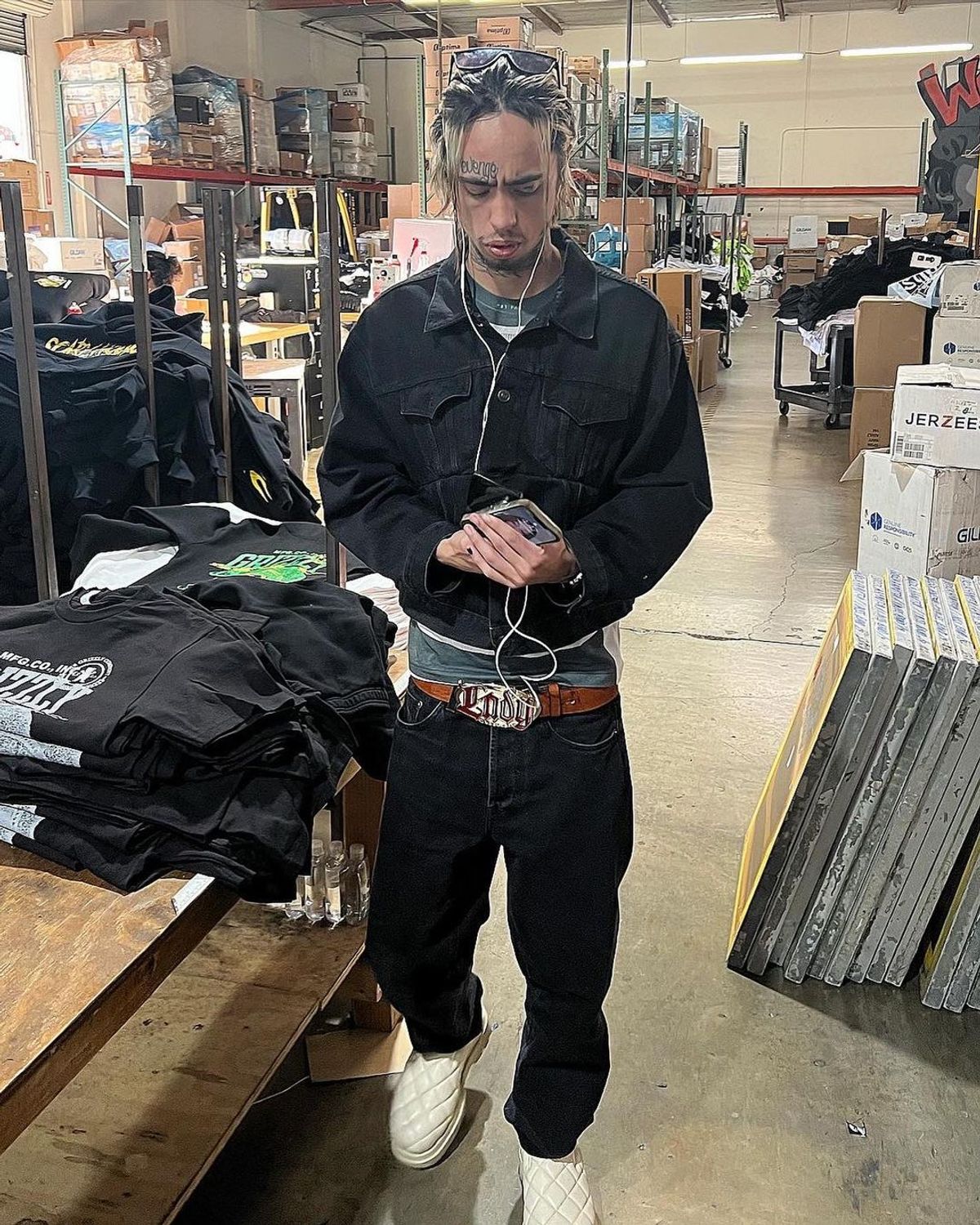 Joy Divizn Outfit from November 6, 2022 | WHAT’S ON THE STAR?