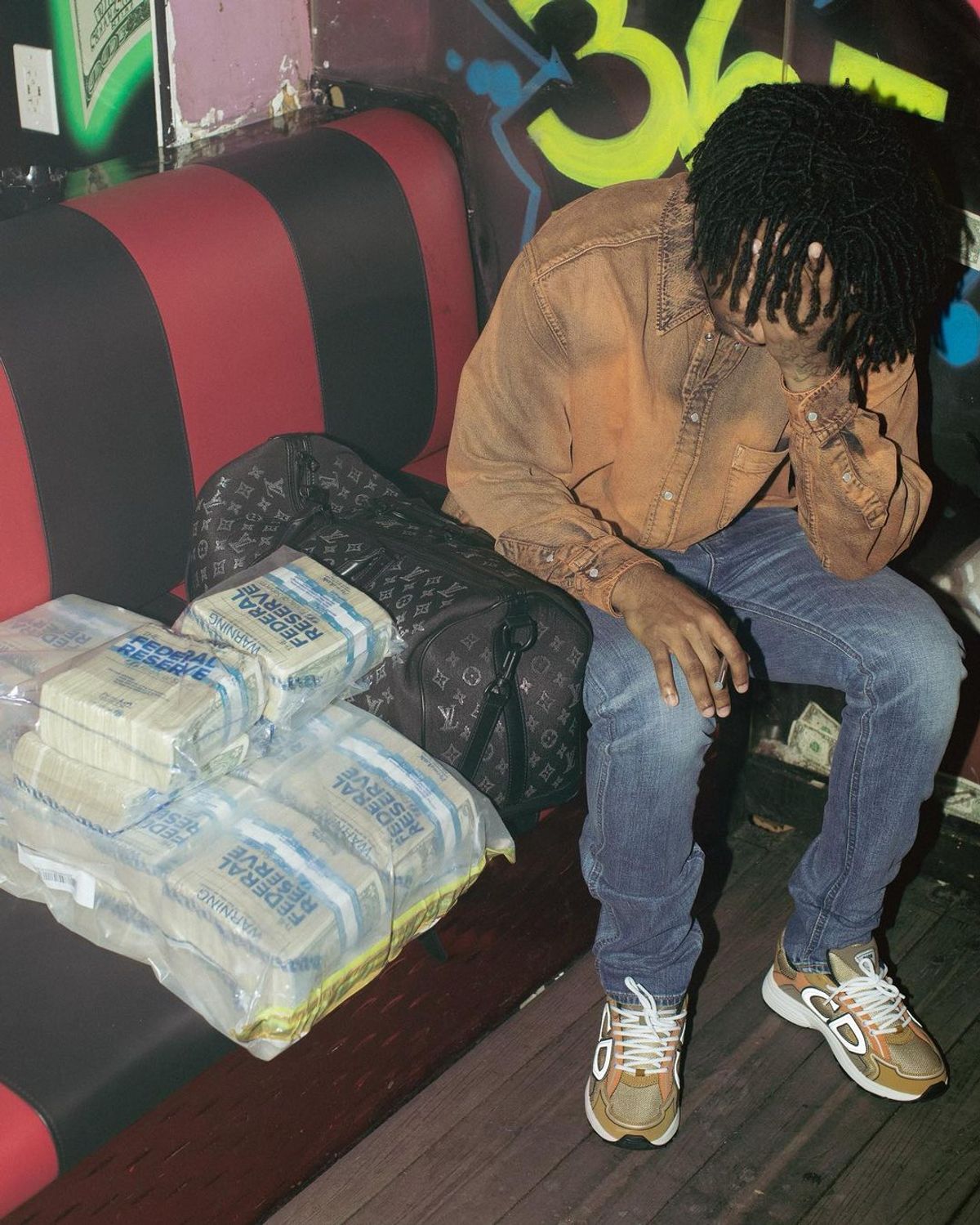 21 Savage Outfit from November 7, 2022 | WHAT’S ON THE STAR?