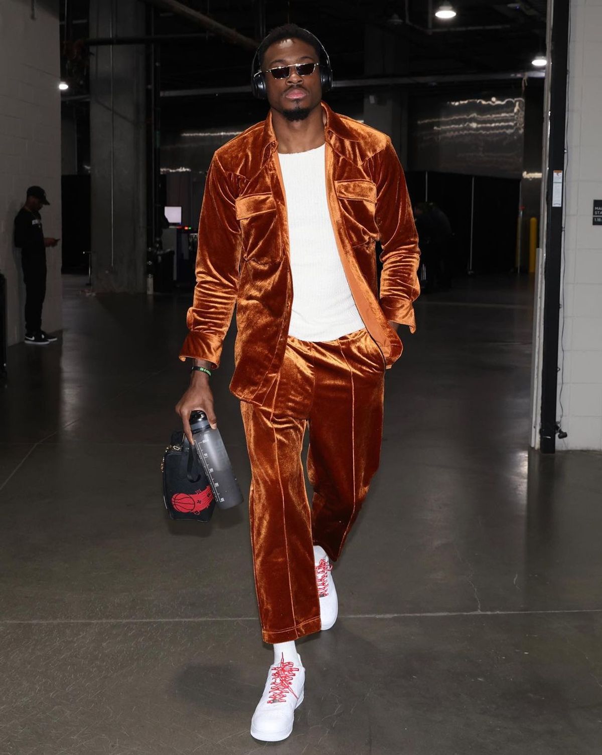 Thanasis Antetokounmpo Outfit from November 8, 2022 | WHAT’S ON THE STAR?