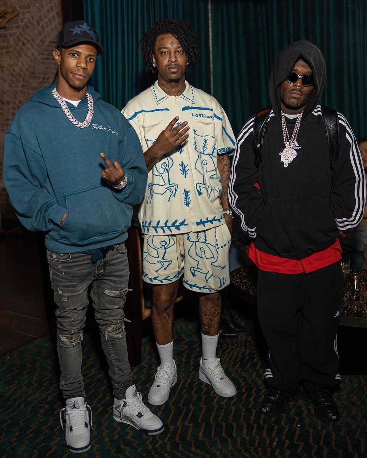 21 Savage Outfit from November 9, 2022 | WHAT’S ON THE STAR?