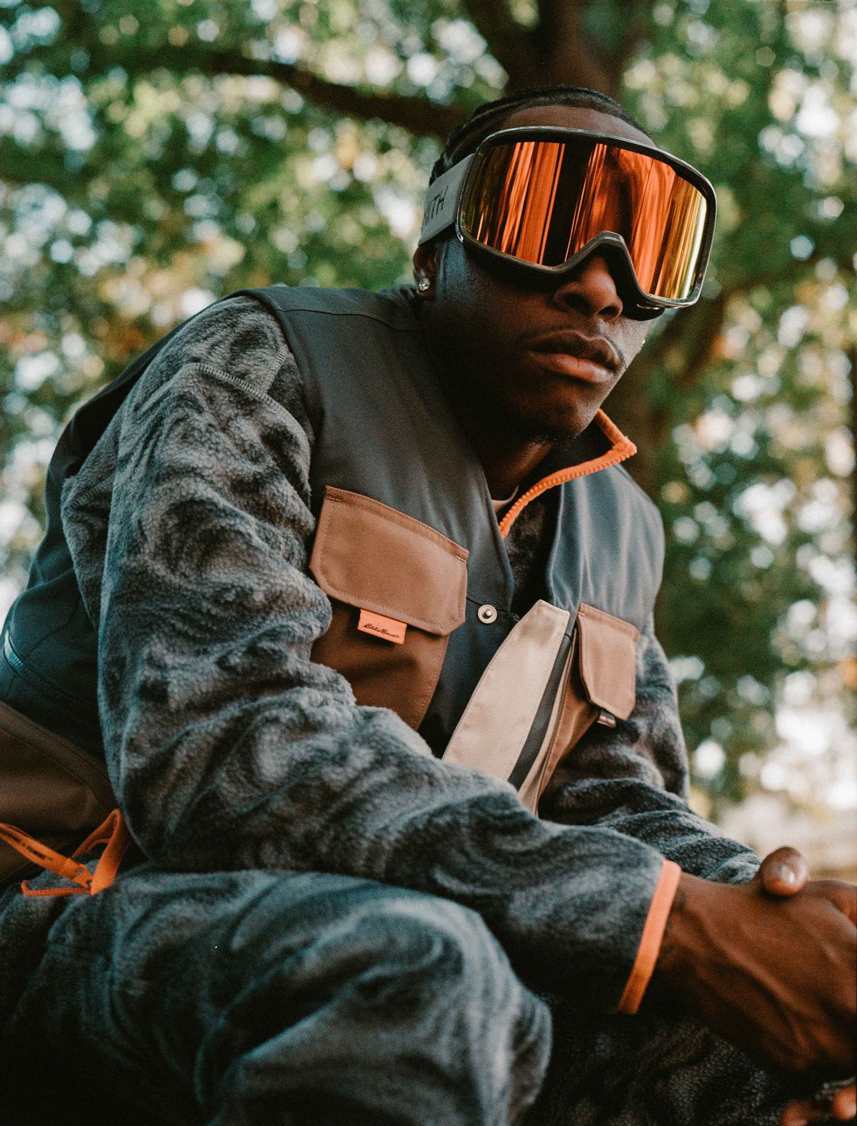 Bloody Osiris Outfit from November 10, 2022 | WHAT’S ON THE STAR?