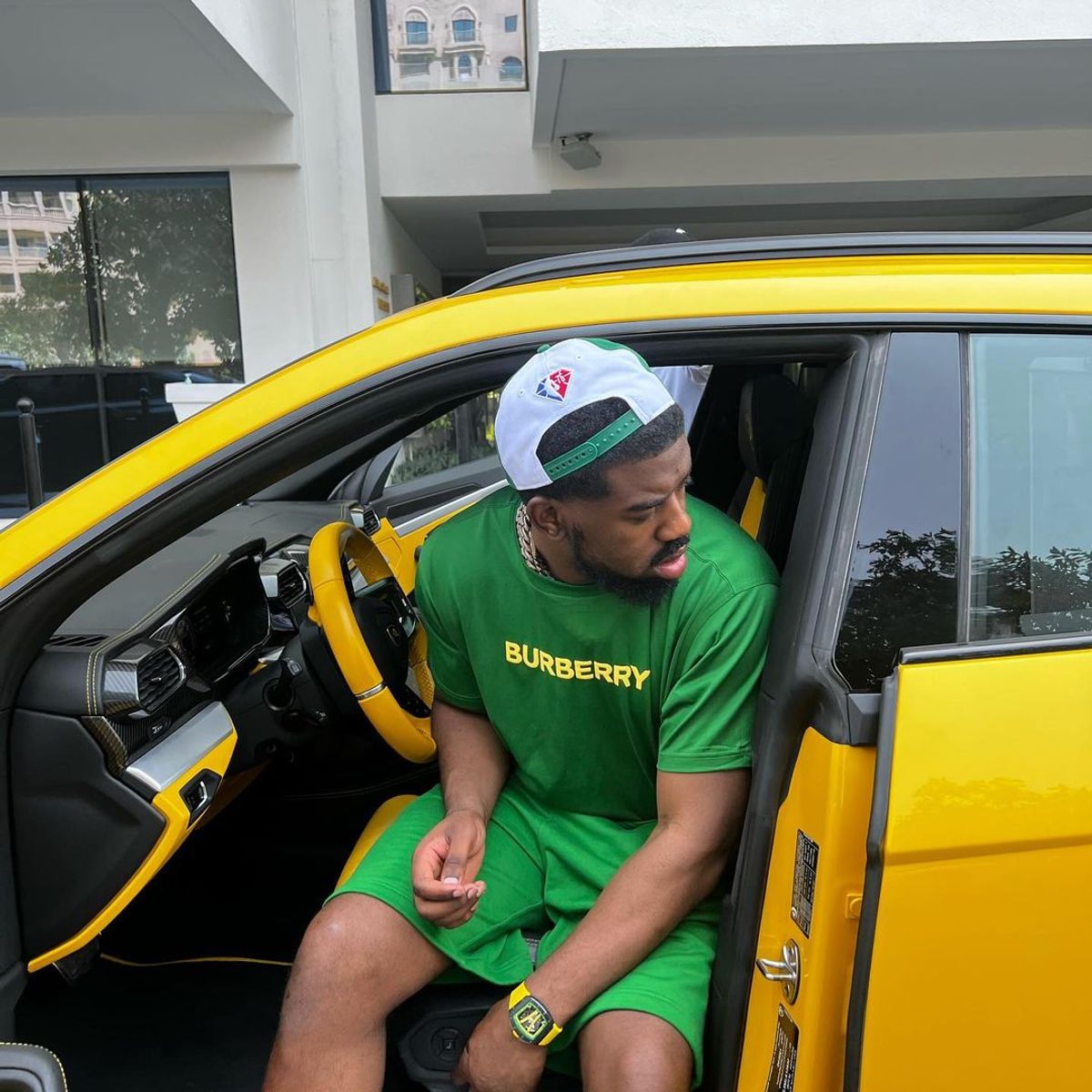 Tion Wayne Outfit from November 11, 2022 | WHAT’S ON THE STAR?