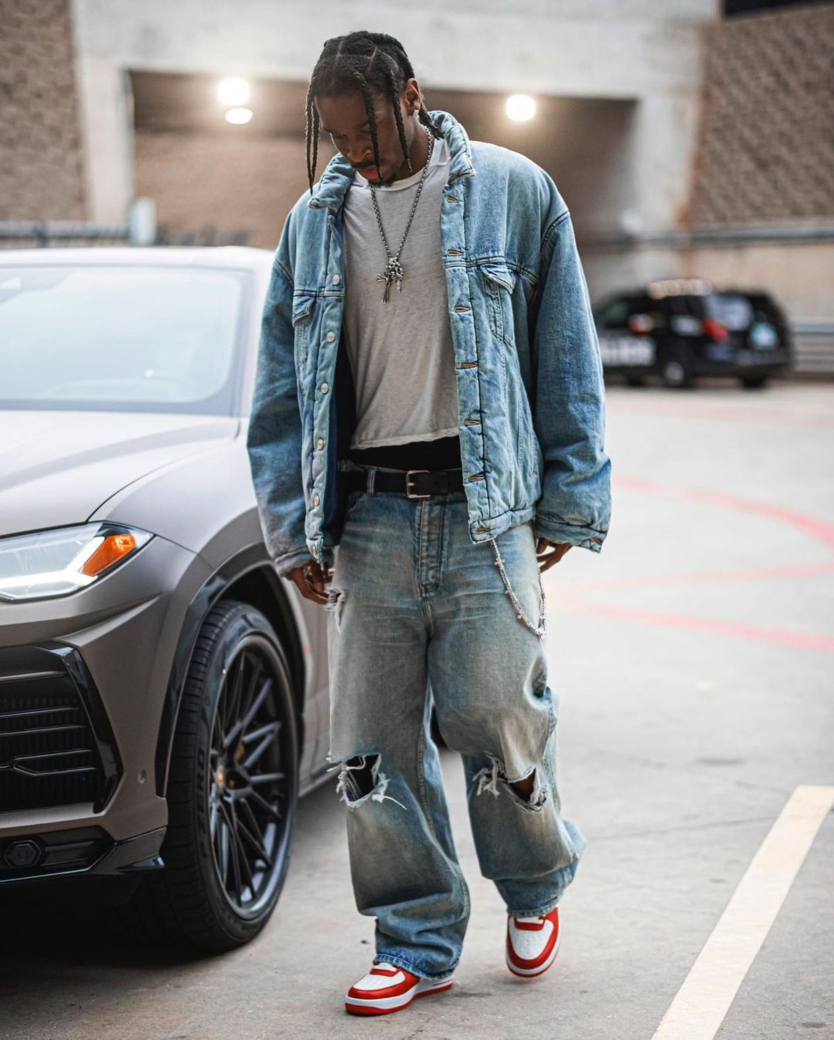 Shai Outfit from November 11, 2022 | WHAT’S ON THE STAR?